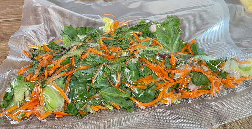 Sla vacuum verpakken: Tips voor behoud van vorm en textuur